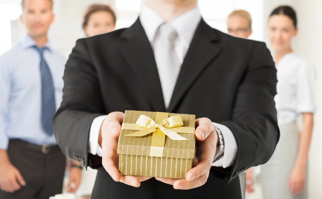 Four Pleasant Birthday Surprise Ideas for Your Boss | Smart Way To Live